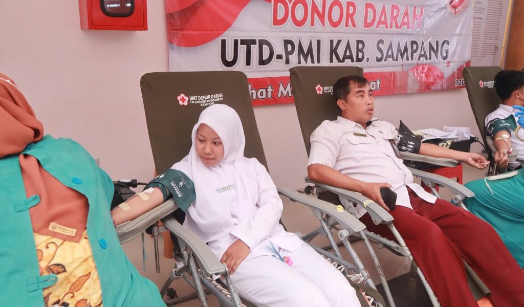 Kegiatan Donor Darah Politeknik Negeri Madura – Politeknik Negeri Madura